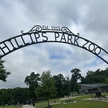PHILLIPS PARK ZOO - Updated August 2025 - 245 Photos & 103 Reviews ...