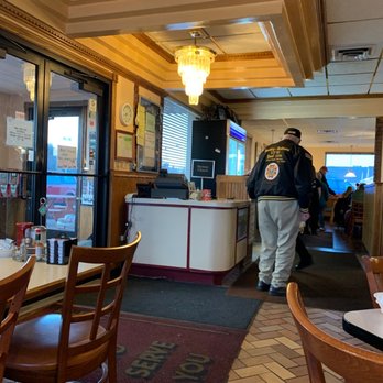 FOUR STAR FAMILY RESTAURANT - Updated December 2025 - 20 Photos & 26 ...