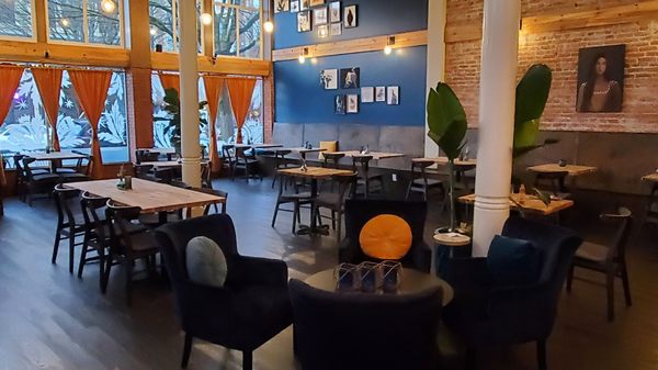 OSO - Updated December 2024 - 86 Photos & 51 Reviews - 200 E Main St ...