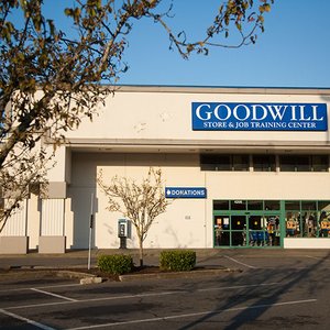 SILVERDALE GOODWILL - Updated November 2025 - 25 Photos & 79 Reviews ...