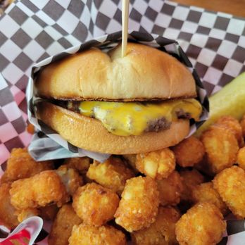 LIFE OF RILEY TAVERN - Updated December 2025 - 138 Photos & 318 Reviews ...