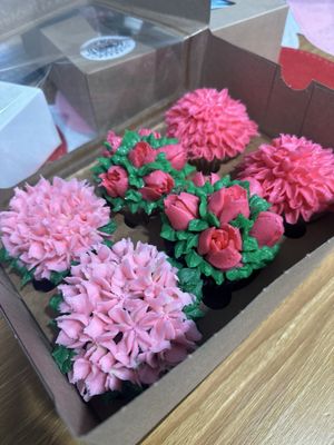 OFF THE RAILS BAKERY - Updated October 2025 - 101 N 2nd St, Ozark ...