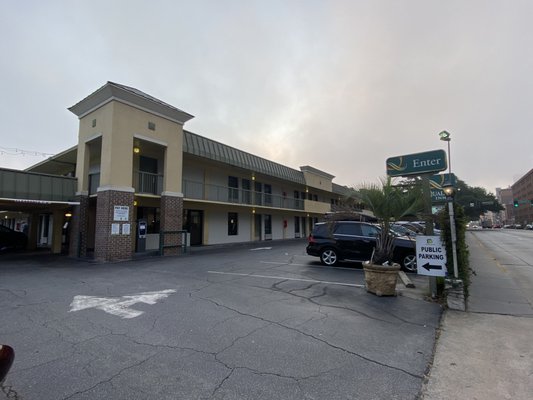 QUALITY INN SAVANNAH HISTORIC DISTRICT - Updated July 2025 - 64 Photos ...