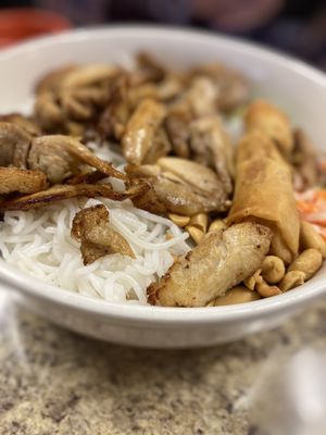 PHO 71 - Updated October 2024 - 93 Photos & 142 Reviews - 1001 N Elm St ...