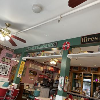 EDGARTOWN DINER - Updated August 2024 - 98 Photos & 97 Reviews - 65 ...