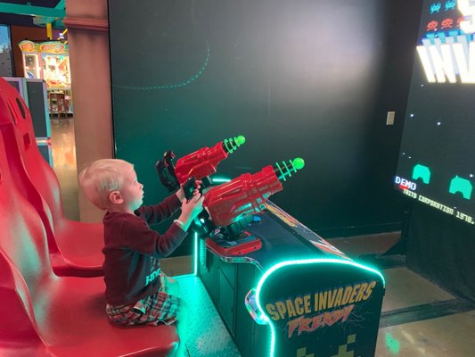 CRAZY PINZ ENTERTAINMENT CENTER - 11 Photos & 33 Reviews - Bowling ...