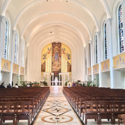 MADONNA DELLA STRADA CHAPEL - 15 Photos - Churches - 1032 W Sheridan Rd ...