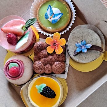 TINY PYRAMID - Updated May 2024 - 3065 Photos & 452 Reviews - 560 N ...