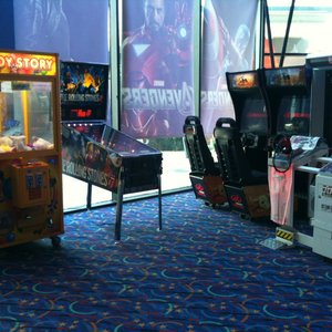 EVENT CINEMAS - INNALOO - Updated March 2025 - 75 Photos & 76 Reviews ...