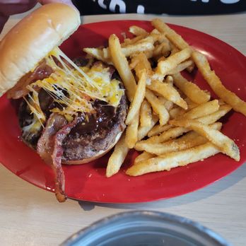 MULLETS UPTOWN ANKENY - Updated October 2025 - 55 Photos & 30 Reviews ...