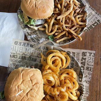 STACK’D BURGERS & BEER - OAKLAND - Updated July 2025 - 273 Photos & 275 ...