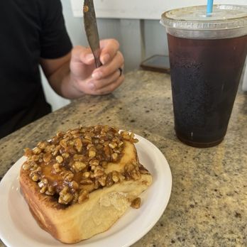 BUZZCATZ COFFEE & SWEETS - Updated December 2024 - 387 Photos & 261 ...