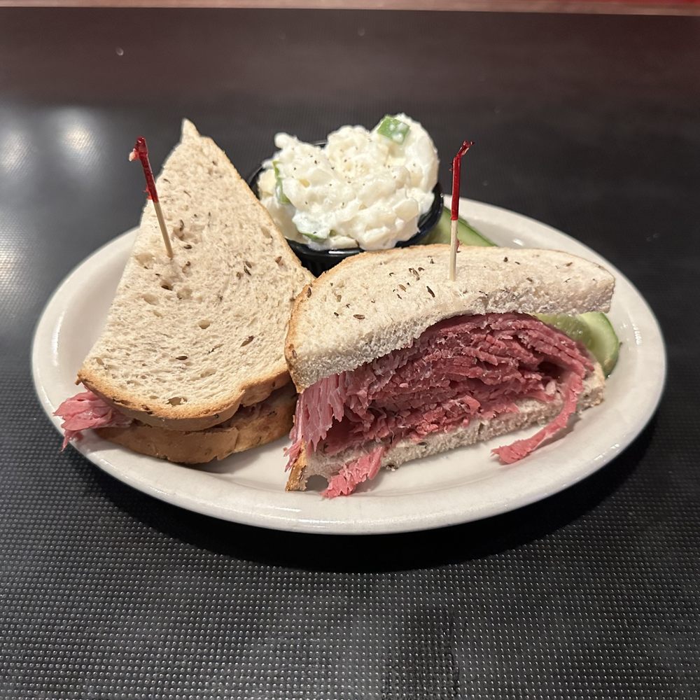 LESTER’S - Updated December 2025 - 250 Photos & 286 Reviews - 9906 ...