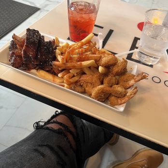 ELEVEN19 KITCHEN & COCKTAILS - Updated July 2025 - 19 Photos & 20 ...