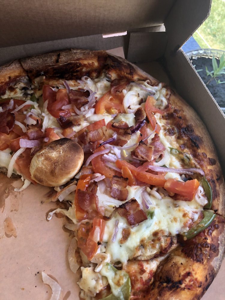 GEORGES PIZZA - Updated June 2024 - 844 Sauve Rue Est, Montréal, Quebec ...