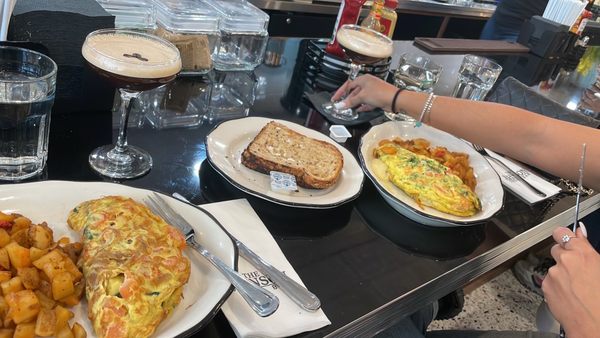 THE JOHNSON DINER & BAR - Updated May 2024 - 22 Photos & 39 Reviews ...