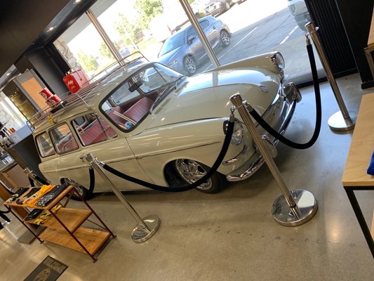 KINGS - Updated November 2024 - 57 Photos & 60 Reviews - 4889 Holt Blvd ...