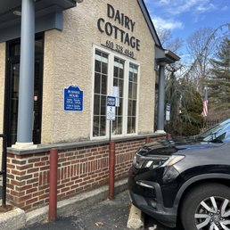 DAIRY COTTAGE - Updated July 2025 - 102 Photos & 115 Reviews - 328 W ...