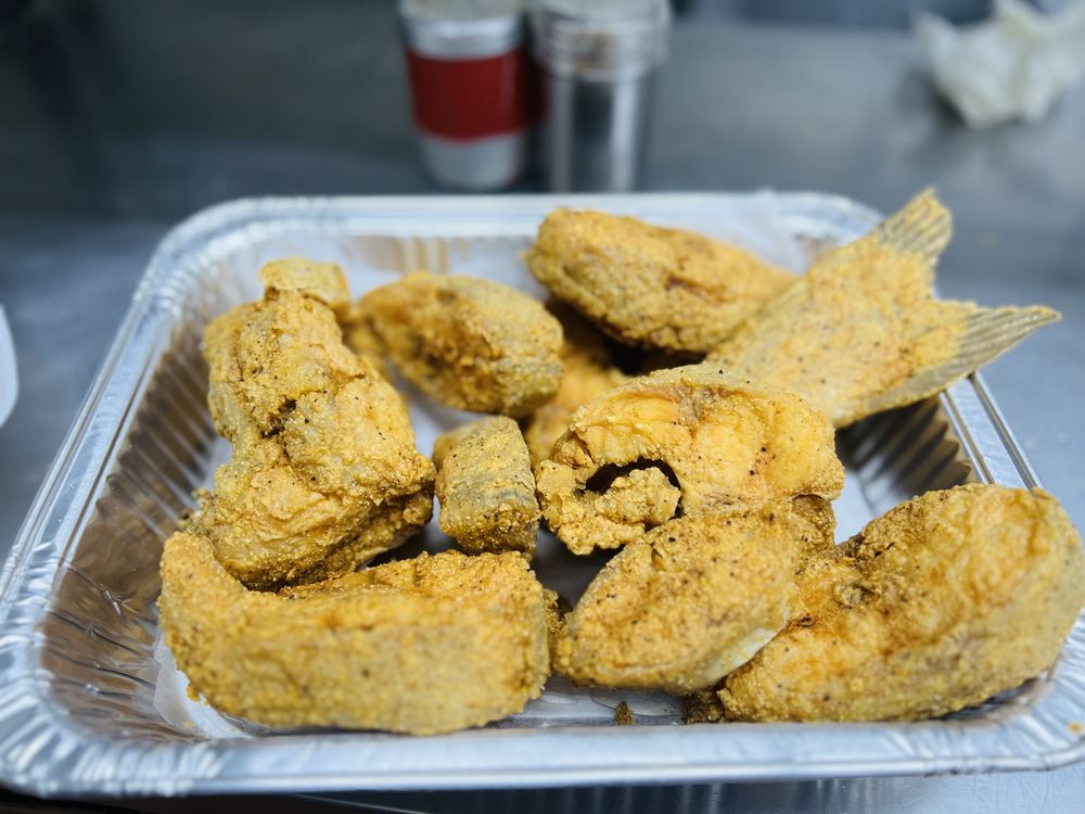 LANSING FISH MARKET - Updated October 2025 - 60 Photos & 20 Reviews - 815 W Edgewood Blvd ...