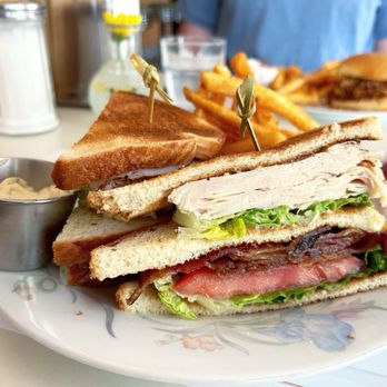 CHUG’S DINER - Updated July 2024 - 1178 Photos & 452 Reviews - 3444 ...