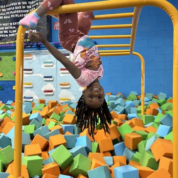 SMILEY - Updated December 2024 - 171 Photos & 84 Reviews - 5729 E 86th ...