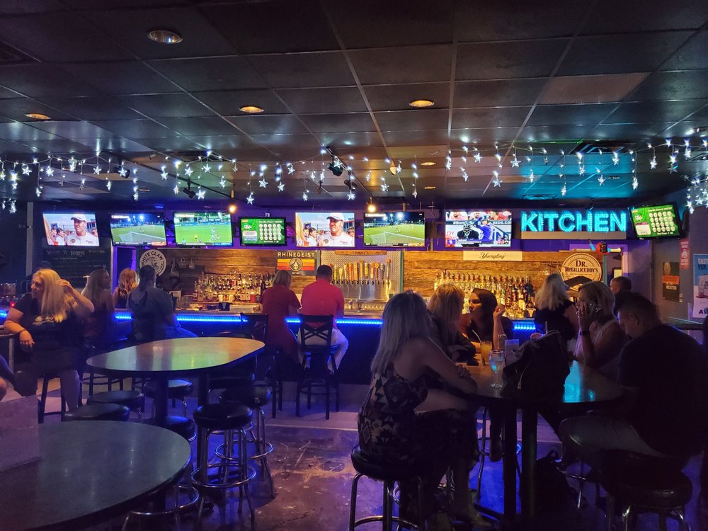 FROGGY’S BAR & GRILL - Updated August 2025 - 26 Photos & 21 Reviews ...
