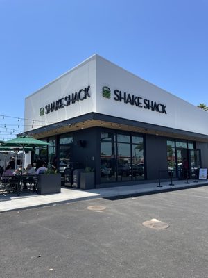 SHAKE SHACK COSTA MESA - Updated April 2025 - 96 Photos & 120 Reviews - 329 East 17th St, Costa ...