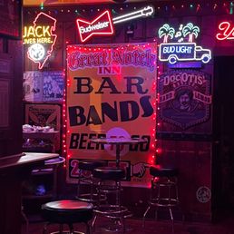 GREAT NOTCH INN - Updated July 2025 - 40 Photos & 45 Reviews - 400 US ...