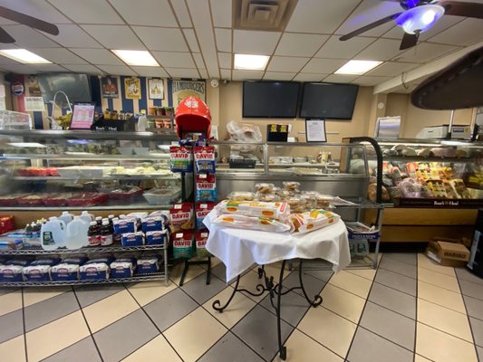 GLENHAM TOWN DELI - Updated October 2025 - 92 Photos & 23 Reviews - 71 ...
