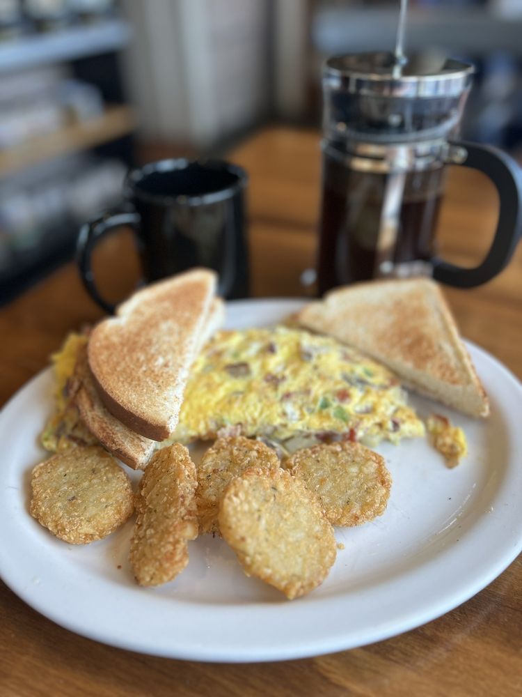 BRICKERVILLE HOUSE FAMILY RESTAURANT - Updated April 2025 - 136 Photos ...