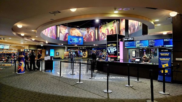 CINEPLEX CINEMAS YONGE-DUNDAS AND VIP - Updated November 2025 - 228 ...