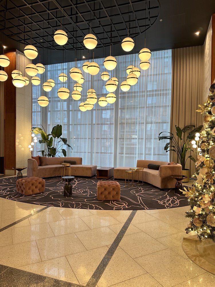 HONEYROSE HOTEL - 31 Photos - 355 Boulevard de Maisonneuve O, Montréal ...