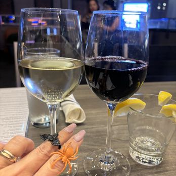 VERSA - Updated January 2026 - 459 Photos & 318 Reviews - 218 W 35th St ...