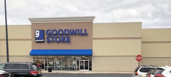 GOODWILL STORE & DONATION CENTER - Updated October 2025 - 22 Photos ...