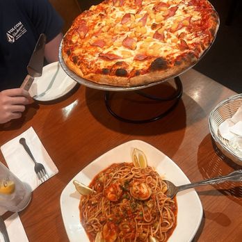 RED DEVIL ITALIAN RESTAURANT & PIZZERIA - Updated June 2024 - 225 ...