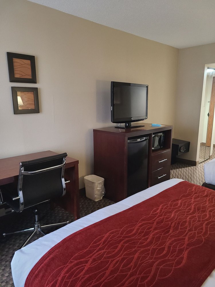 COMFORT INN RESEARCH TRIANGLE PARK - Updated July 2025 - 41 Photos & 11 ...