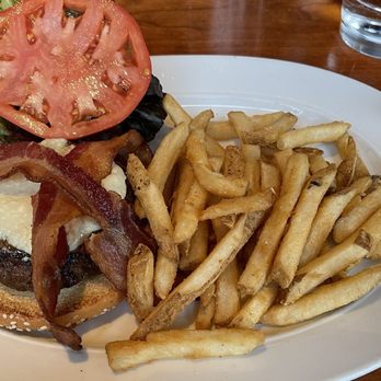 CLYDE’S OF GEORGETOWN - Updated February 2025 - 1539 Photos & 1572 ...