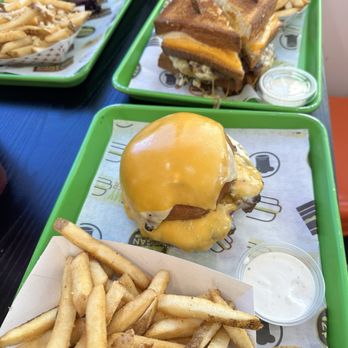 OH MY BURGER - Updated August 2024 - 2262 Photos & 1843 Reviews - 2142 ...