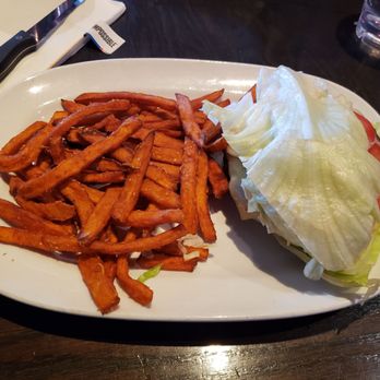 RED ROBIN GOURMET BURGERS AND BREWS - Updated May 2025 - 541 Photos ...