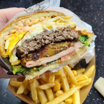 JUNIOR COLOMBIAN BURGER - Updated October 2025 - 240 Photos & 229 ...