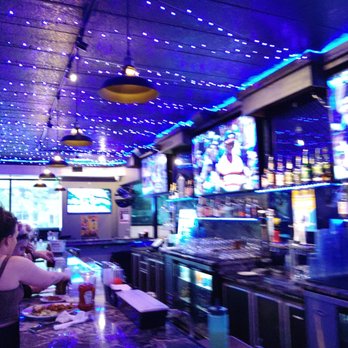 DEUCES SPORTS BAR & GRILL - Updated December 2025 - 31 Photos & 56 ...