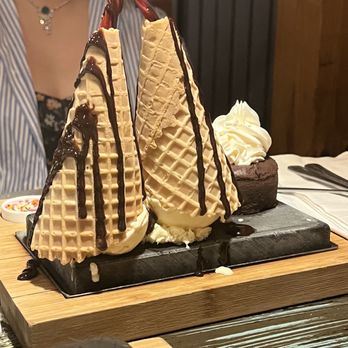 HOT ROCKS - Updated December 2025 - 423 Photos & 243 Reviews - 399 ...