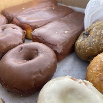 ROUND ROCK DONUTS - Updated May 2025 - 2500 Photos & 3413 Reviews - 106 ...