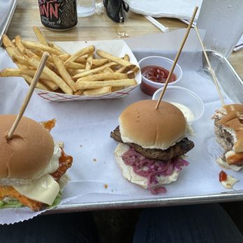 SLIDER INN - DOWNTOWN - Updated November 2025 - 160 Photos & 141 ...