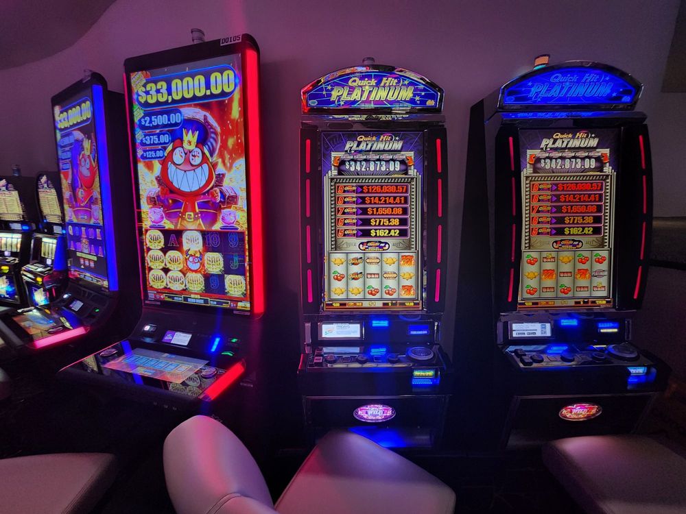 CHAMPIONS BAR & GRILL - Updated April 2025 - 901 S Federal Hwy ...