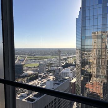 MONARCH - Updated July 2025 - 2524 Photos & 909 Reviews - 1401 Elm St ...