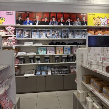 LINE FRIENDS STORE - HOLLYWOOD - Updated October 2025 - 1656 Photos ...