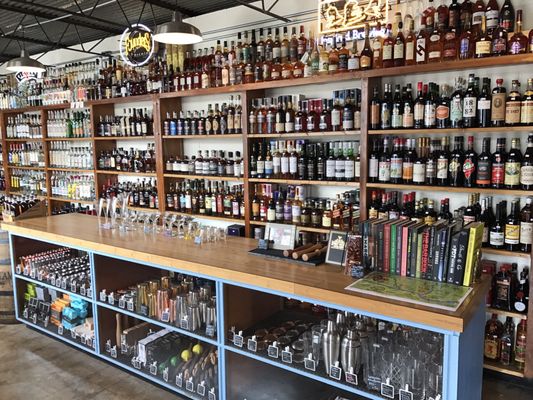 THE AUSTIN SHAKER - 33 Photos & 45 Reviews - 1199 Airport Blvd, Austin ...