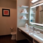 HAMPTON INN & SUITES RENO WEST - 187 Photos & 73 Reviews - Hotels - 900 ...