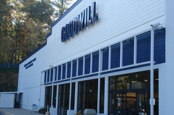 GOODWILL STORE AND DONATION CENTER - Updated September 2025 - 16 Photos ...